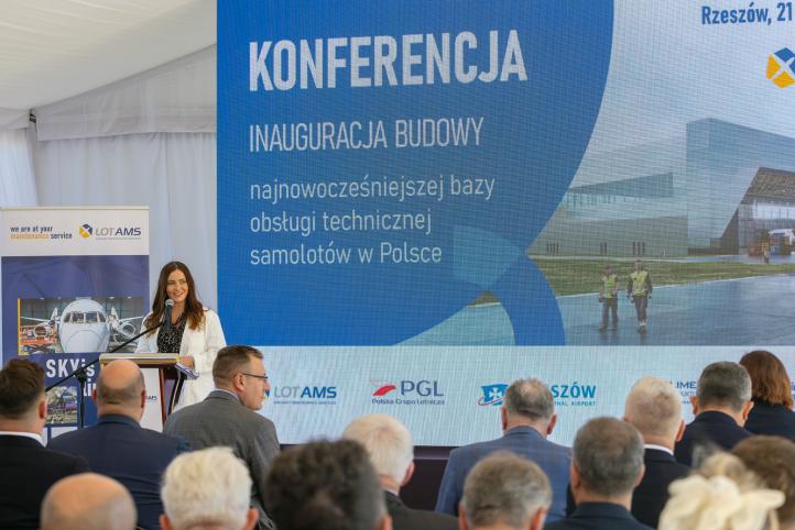 Wystartowała budowa najnowocześniejszej bazy obsługi technicznej w Polsce | dlapilota.pl